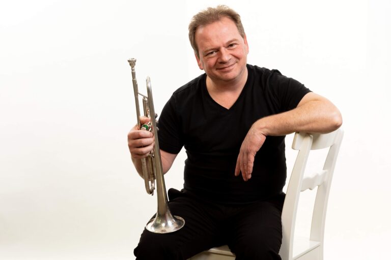 En naast je werk, waar hou je je mee bezig in je vrije tijd?